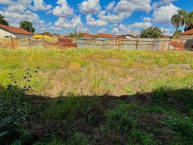 Terreno / Bairro: Boa Esperança / 776m²