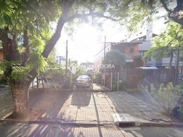 Terreno bem localizado no bairro Auxiliadora, com 198m² totais