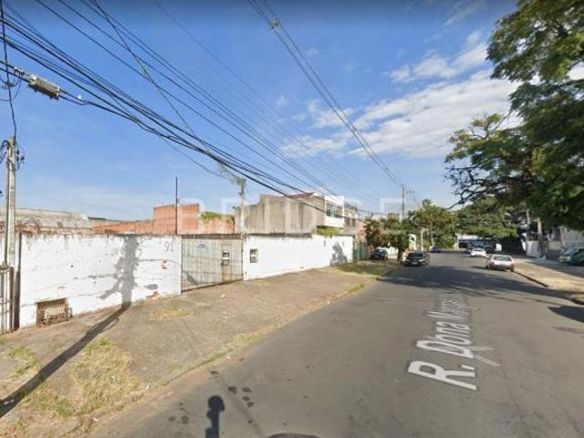 Terreno bem localizado com 850m² na zona norte