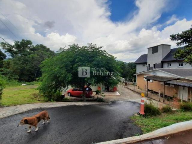 TERRENO C/ 2 CASA EM BAIRRO RESIDENCIAL DE GRAMADO
