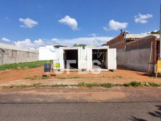 Terreno com 400m² à venda no Jardim Karaíba