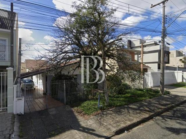 Terreno com 403 m² no bairro Bacacheri