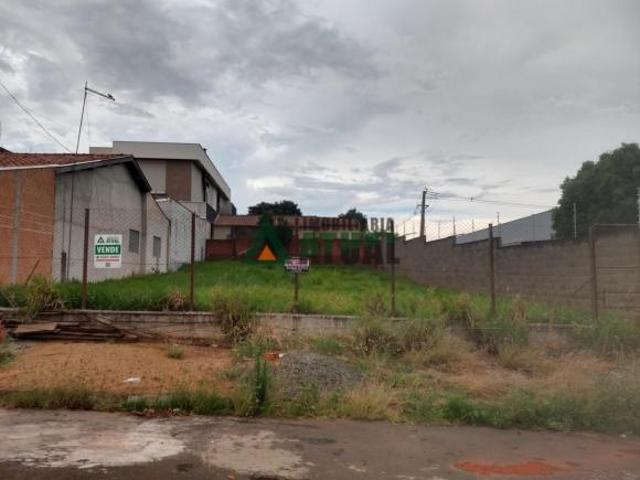 Terreno com 405 m² na cidade de Cambé