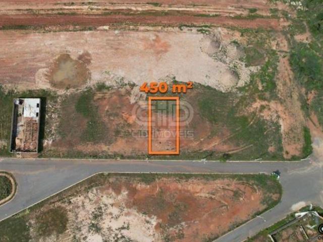 Terreno com 450 m² próximo ao Fórum de Várzea Grande