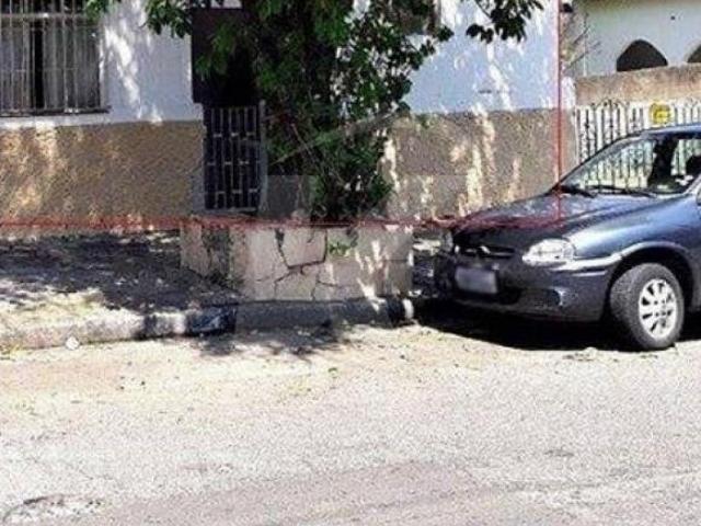 Terreno com 500m2 Área Total com 04 casas antigas, Santa Teresinha