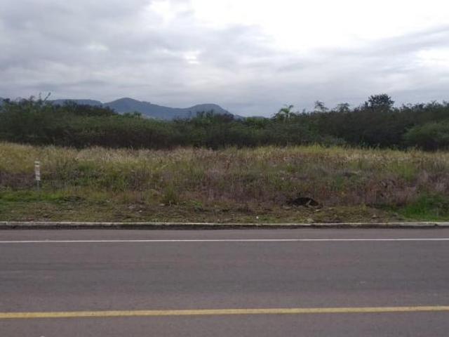 Terreno com 550m² de área total, excelente oportunidade de investimento. Para mais informações entre