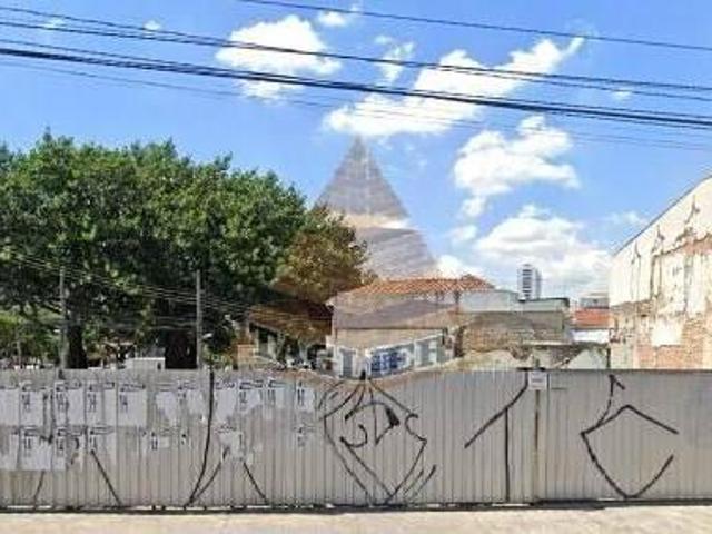 Terreno com 568,40m² de esquina