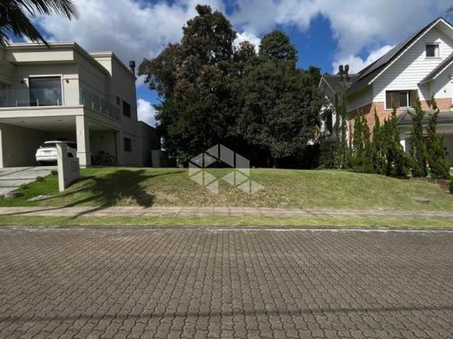 Terreno com 575,91m² no Condomínio Reserva dos Pássaros