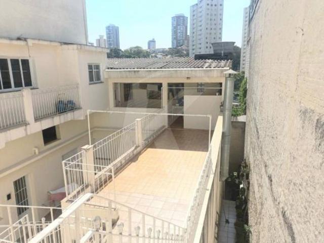 Terreno com 5 casas, individualizadas ideal para investidores, grandes famílias e demais construções
