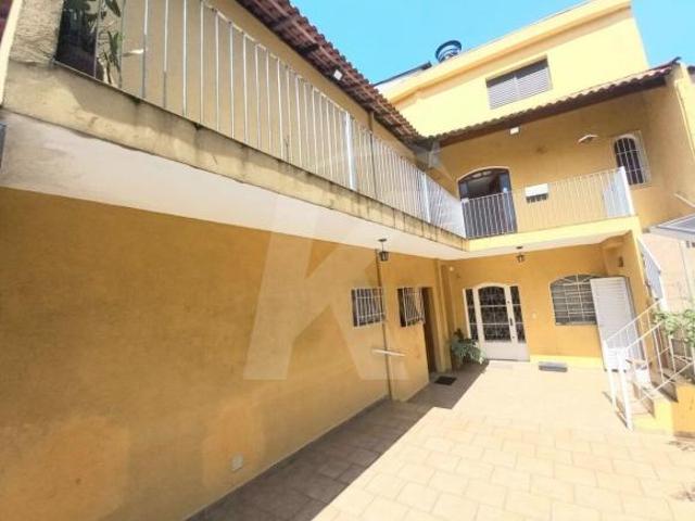 Terreno com 5 casas, individualizadas ideal para investidores, grandes famílias e demais construções