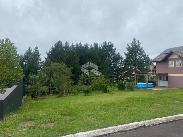 Terreno com 638,20m², plano, a poucos minutos do Centro de Gramado