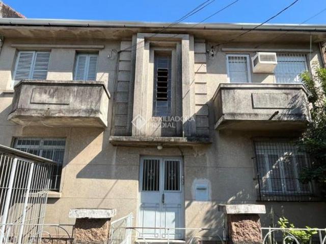 Terreno com 681,57m² localizado no bairro Azenha