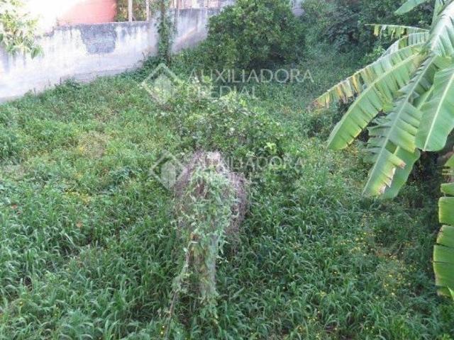 TERRENO COM 698M²