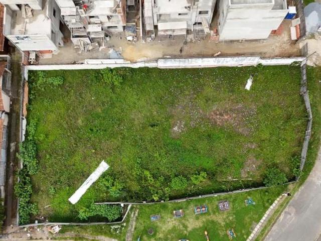 Terreno com 786m² no Novo Mundo