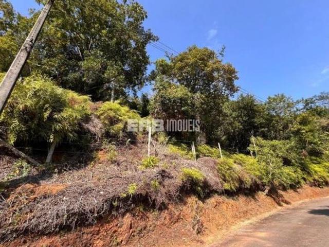 Terreno com 800 m² e aprovação de 70% para construir no Prumirim
