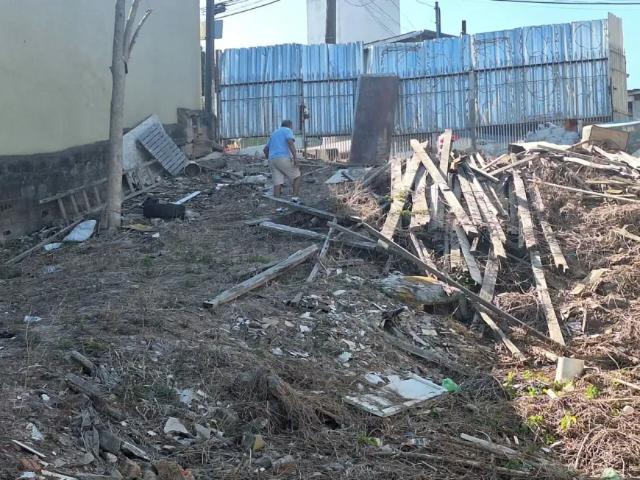 Terreno com 812 m2 fl26