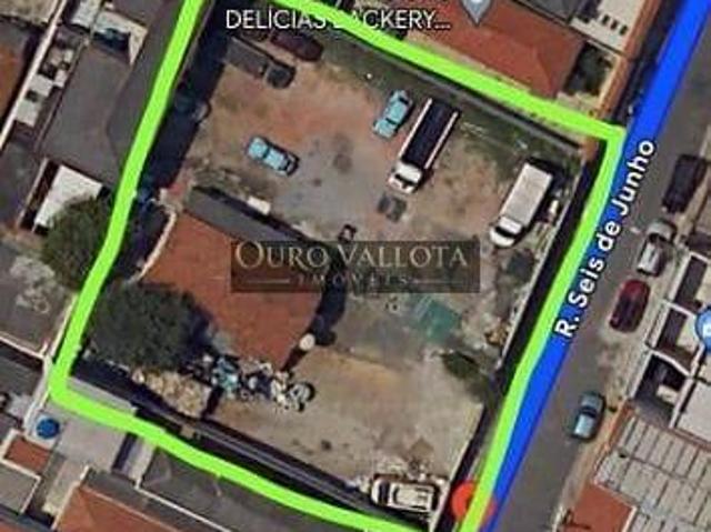 Terreno com 900m²