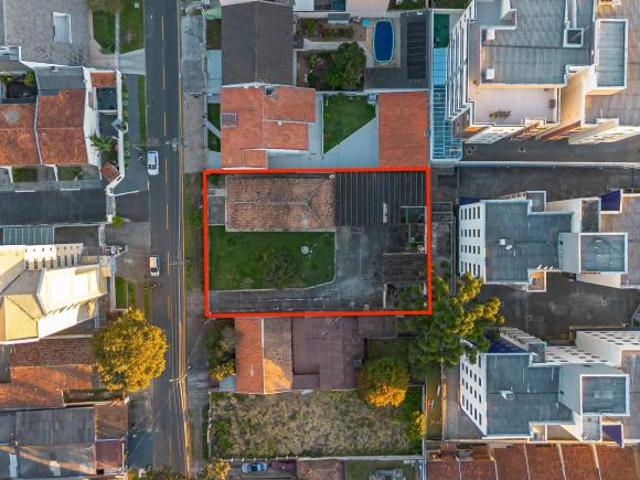 Terreno com 943 m² à venda por R$ 1.800.000 no Silveira da Motta SJP PR