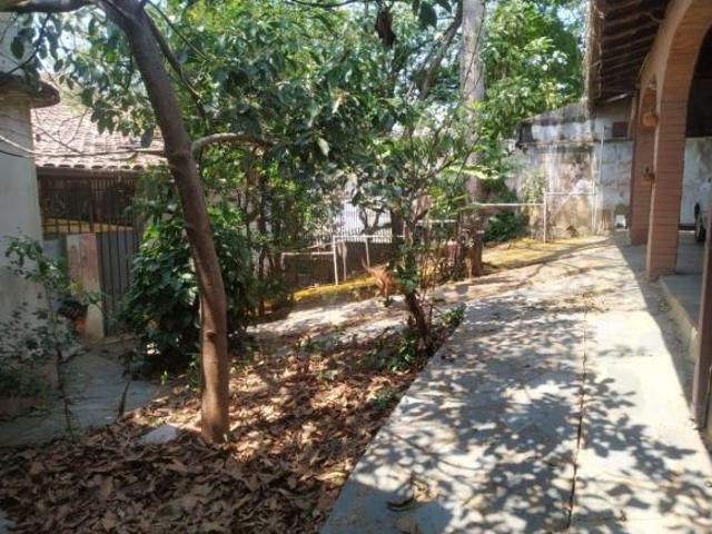 Terreno com 954 m² e Casa semi acabada