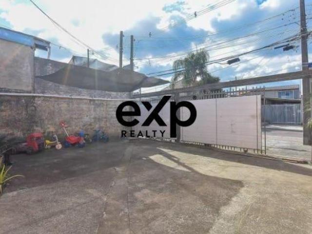 Terreno com 02 casas à venda no bairro Uberaba em Curitiba