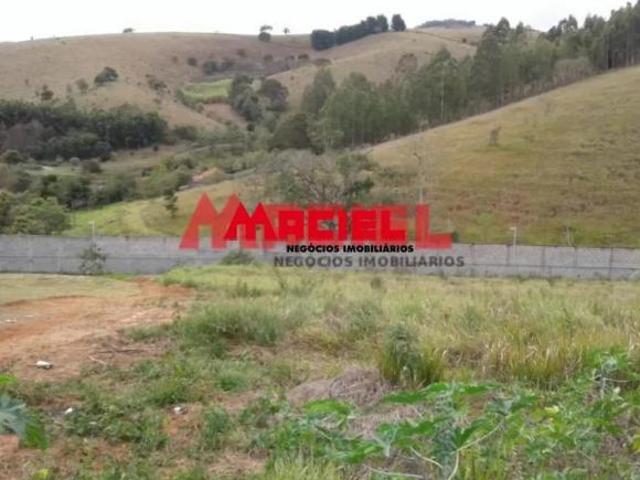 Terreno com 1200m² em condomínio fechado Jambeiro