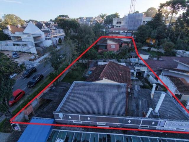 TERRENO com 1218m² na Mateus Leme próximo ao Col. Santa Maria