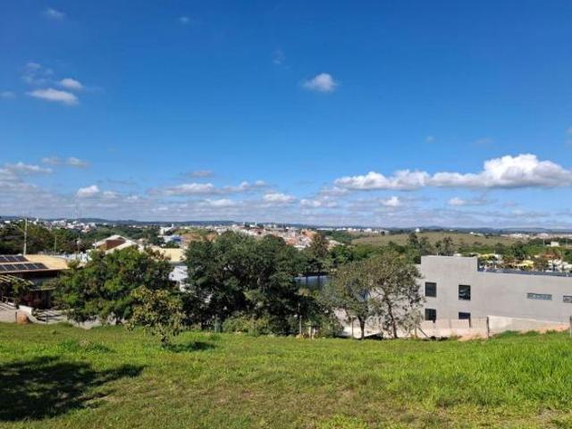 Terreno com 1570 m² à venda no Condomínio Terras São Francisco em Salto de Pirapora/SP