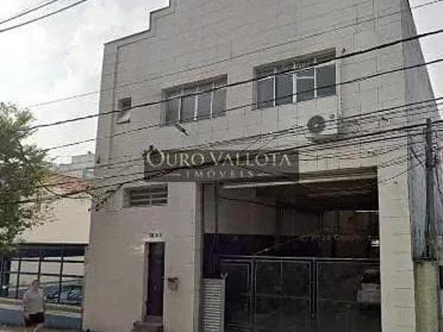 Terreno com 1.090m²