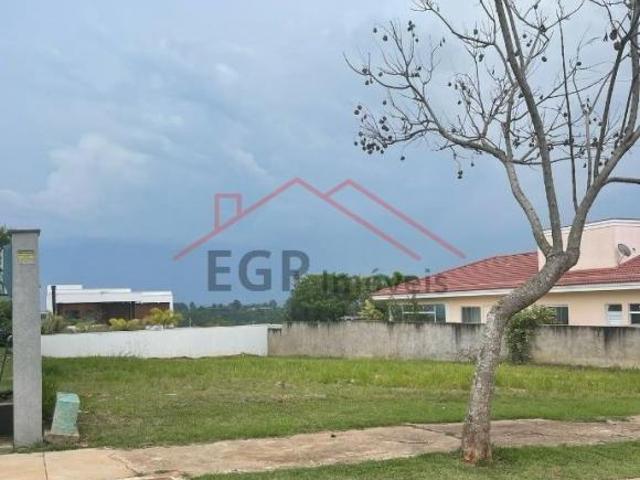 TERRENO COM 1.000 M² NO RESIDENCIAL SAINT PATRICK