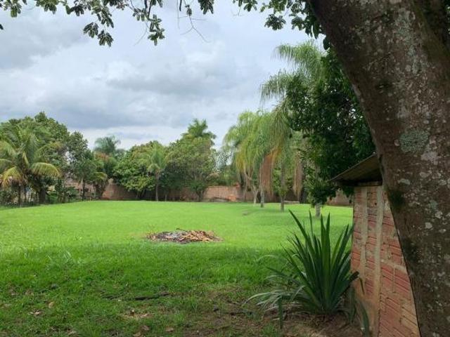 Terreno com 1.000 m² com as medidas de 20X50 em boa localização do bairro