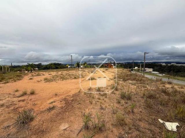 Terreno com 1.031m² à Venda no Condomínio Lago Dourado Jacareí/SP!