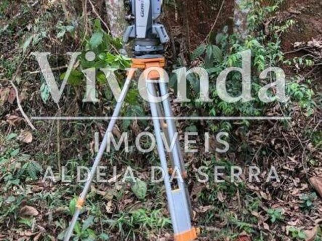 Terreno com 1.300m² à Venda na Estrada do Bosque em Itapevi