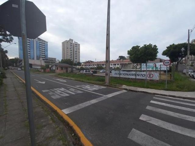 Terreno com 1.691,8m², à venda, no bairro Centro em São José dos Pinhais