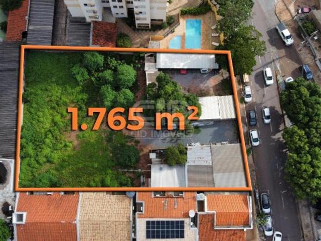 Terreno com 1.765 m² no bairro Araés