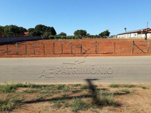 TERRENO COM 1.800M² CERCADO ARAÇOIABA DA SERRA