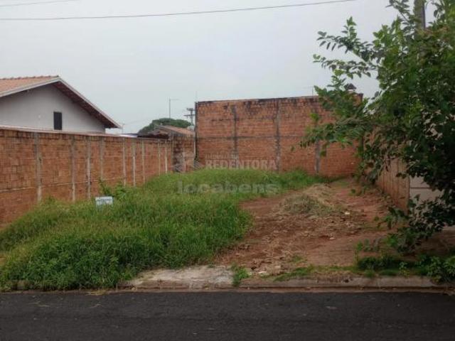 Terreno com 200m² no Califórnia