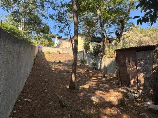 Terreno com 225m², localização com potencial de valorização no Engenho do Mato Niterói