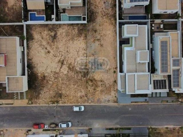 Terreno com 250m² no Condomínio Primor das Torres