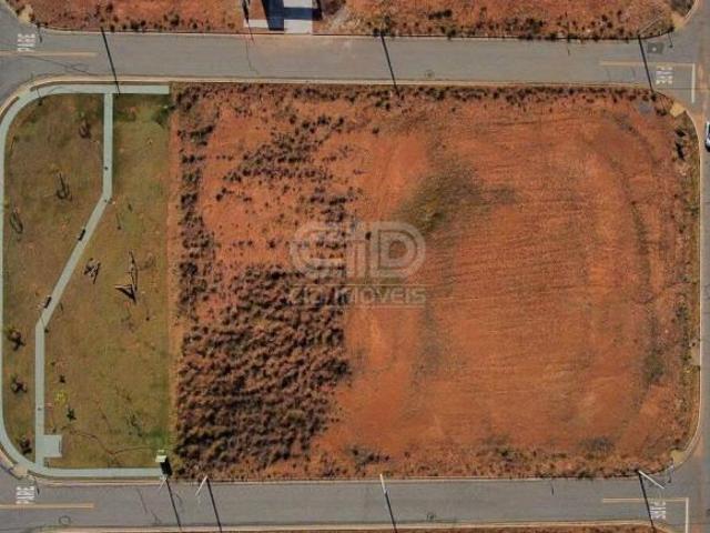 Terreno com 250m² no Condomínio Urbanístico Venerana