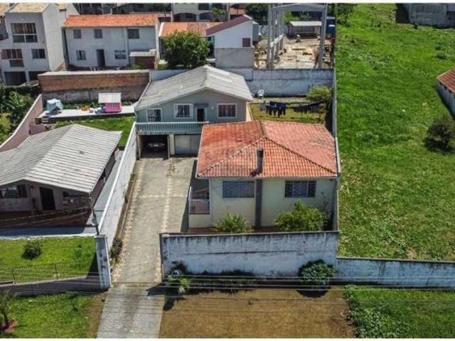 Terreno com 2 casas no Tingui
