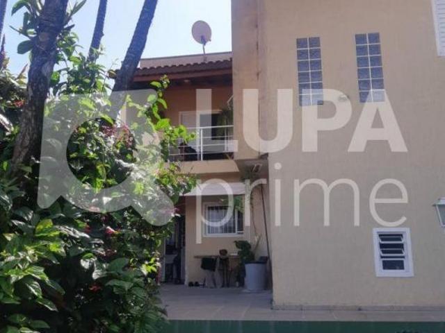 Terreno com 2 casas á venda no Jardim Pedra Branca !