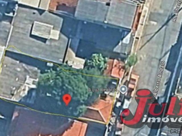 TERRENO COM 2 CASAS ANTIGAS