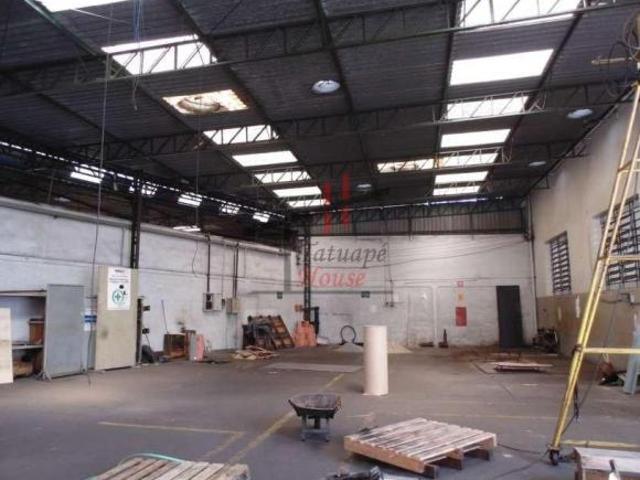 Terreno com 2 Galpôes Saida para 2 Ruas 2.600m²