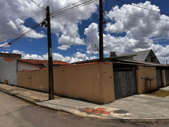 Terreno com 2 residências à venda em Pinhais – oportunidade para construir, reformar ou investir