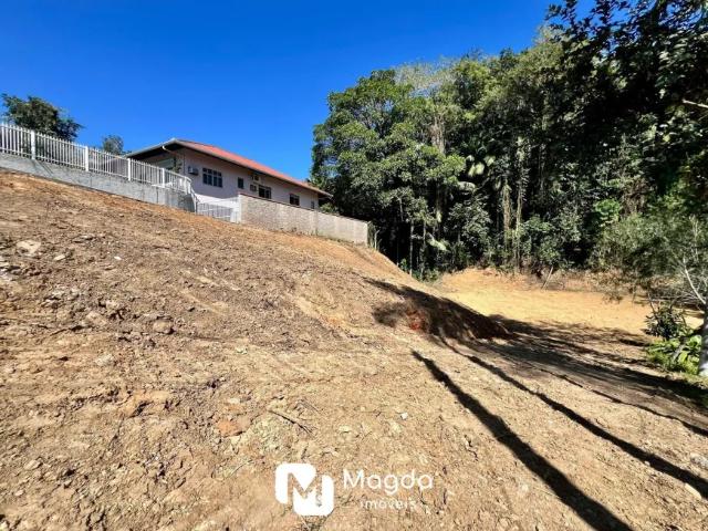 Terreno com 2.156m² próximo a Central Ailos, no Bairro Velha