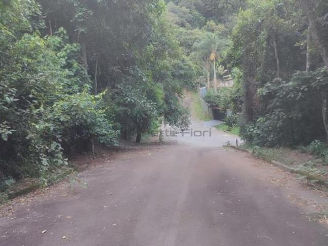 Terreno com 2.194m² no condomínio Sausalito próximo a sede