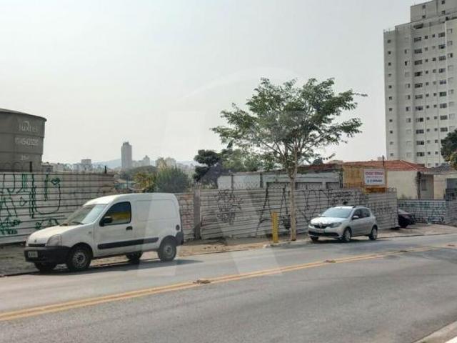 Terreno com 2.334m2 á Venda na Zona Norte, 1,9 km da Estação de Metrô Parada Inglesa