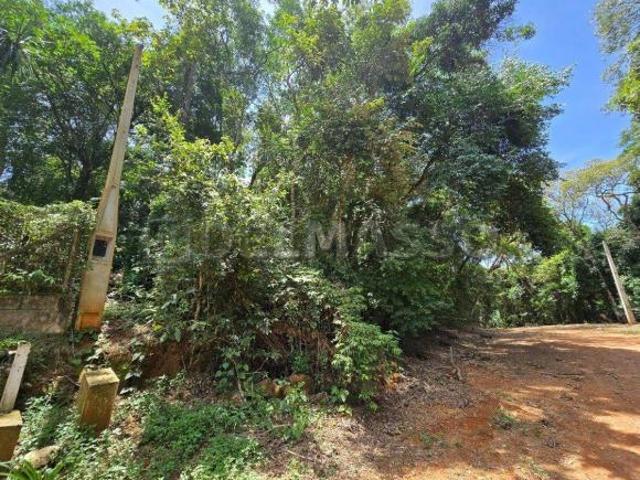 Terreno com 2.583m² em condomínio fechado com infraestrutura!