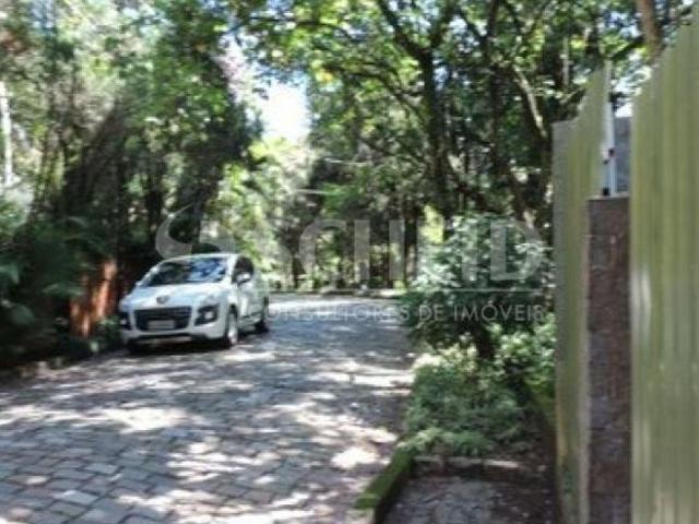 Terreno com 2.670m2 no Condominio Chacara Flora