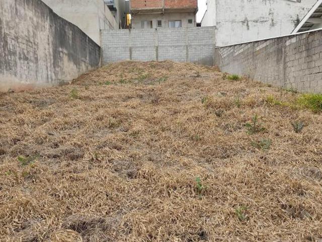 Terreno com 300 m2 em local privilegiado em Bragança Paulista SP
